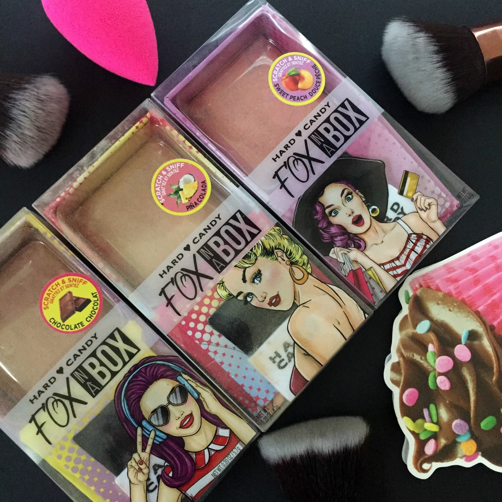 Hard Candy Fox In A Box Scented Marbleized Baked Powder in Glamour Girl ...