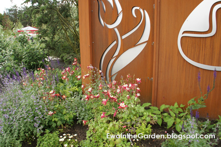 Ewa in the Garden: 15 photos of rusted metal design examples