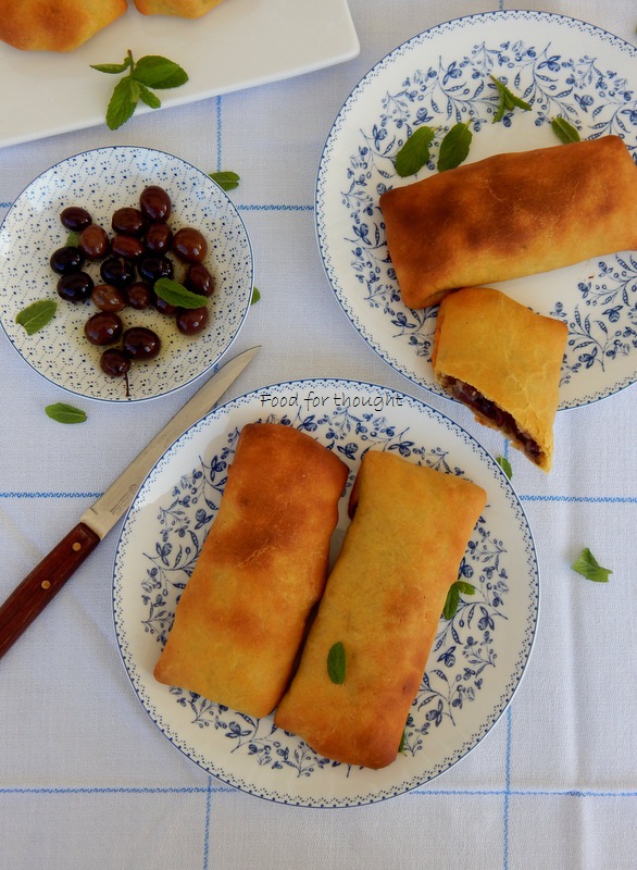 Food for thought: Ελιόπιτες