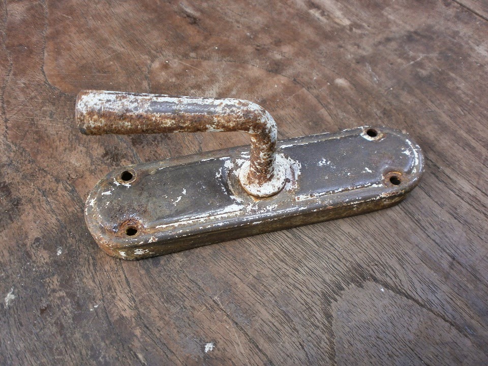 Antikpisan: 4 Buah Spanyolet Kuningan Antik ( SOLD OUT / TERJUAL )