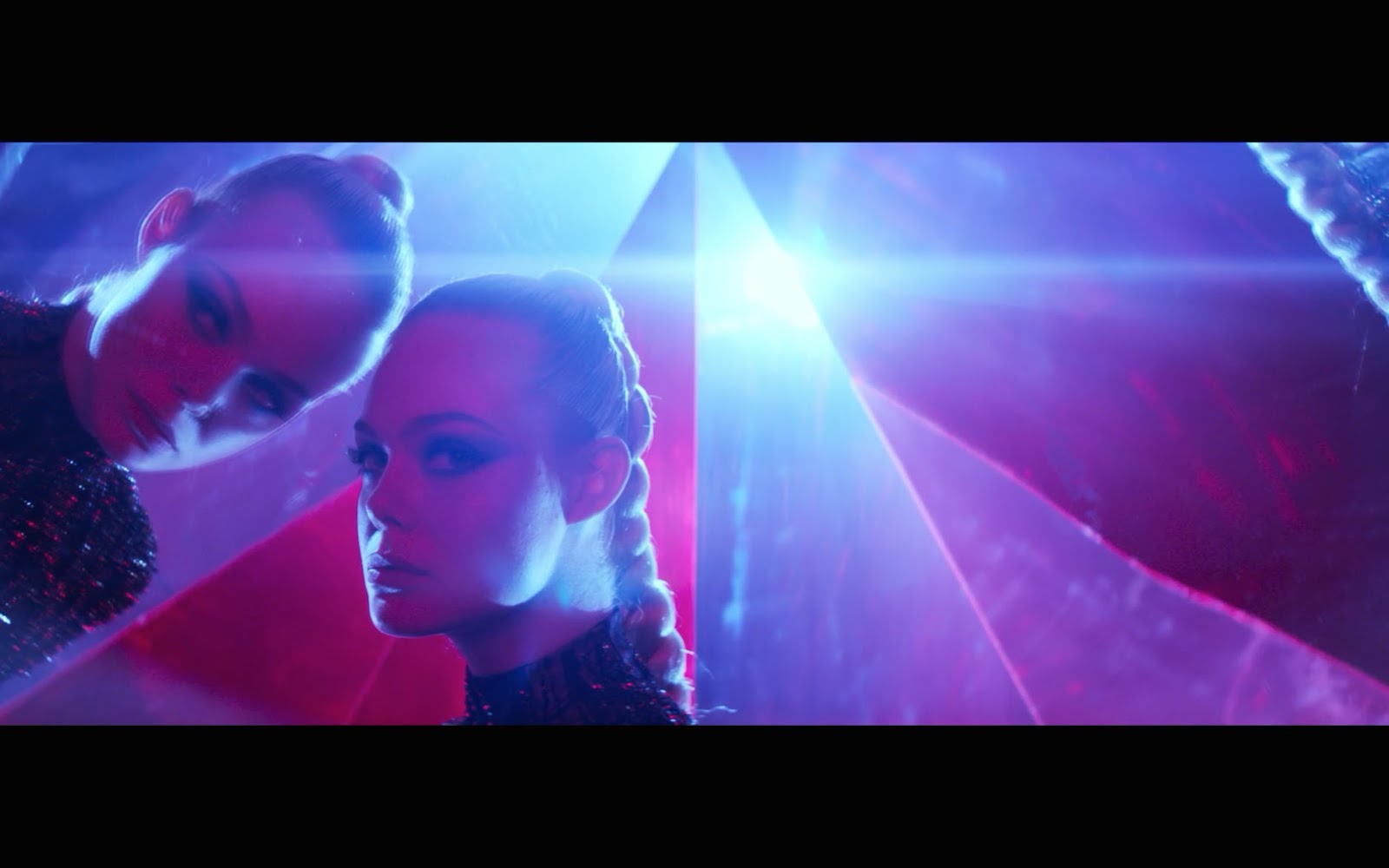 Neon Demon and the Synthesizer Soundtrack by Cliff Martinez - SYNTH ANATOMY