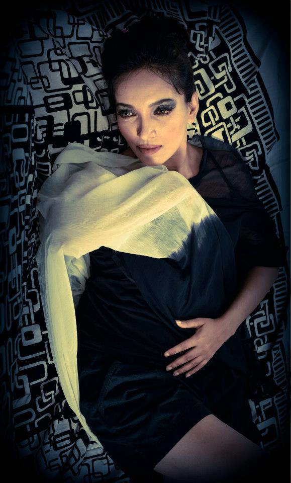 SRI LANKAN TASTE Fashion Magazine: Nirosha Perera Photographed By Meesha Gunawardana