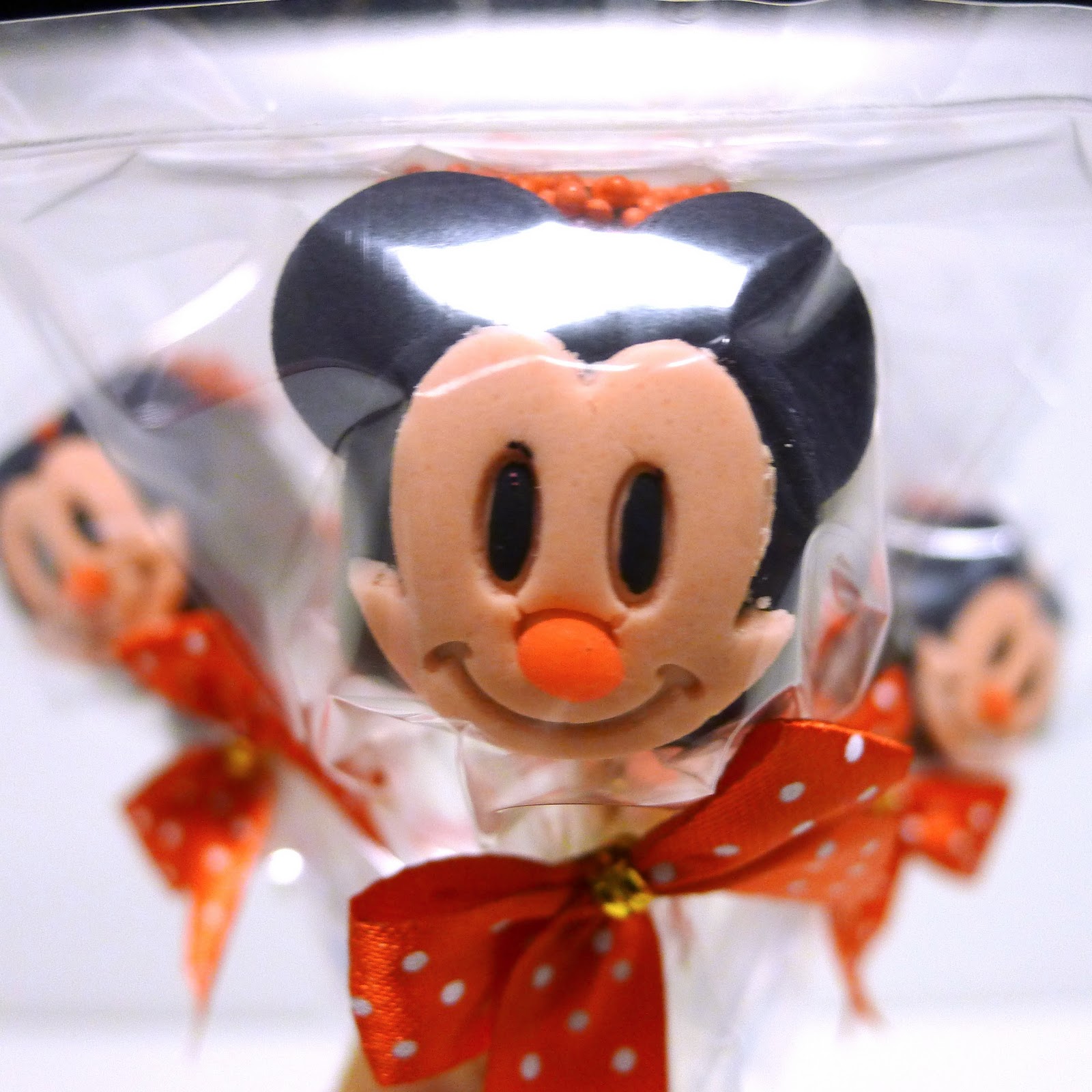 Little House of Dreams: Mickey Mouse Marshmallow Pops