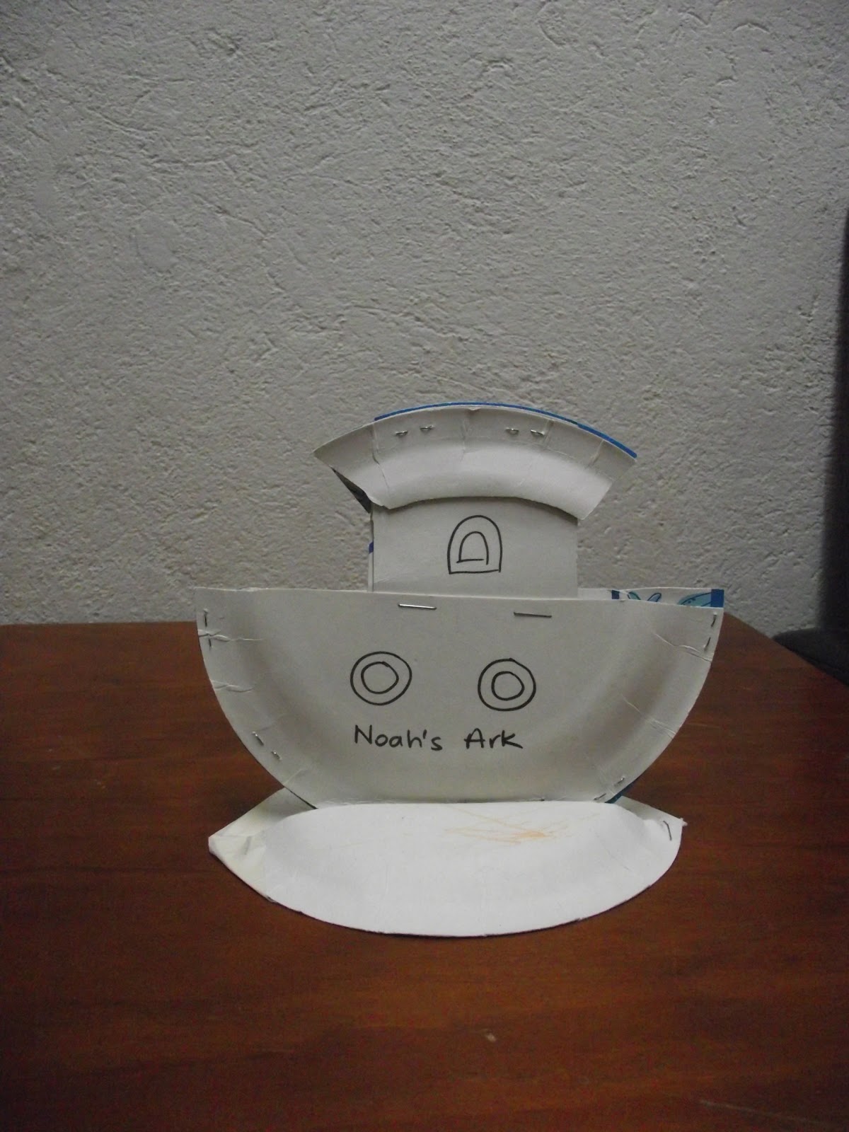 crafty catholic mum: Noah's paper plate ark