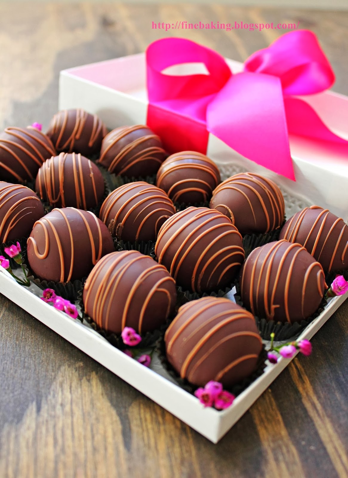 Chocolate dust: Raspberry truffles