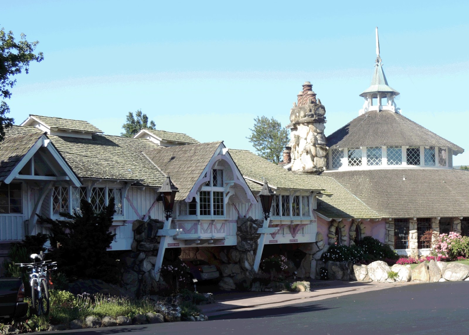 Eden By The Bay: Madonna Inn Gardens