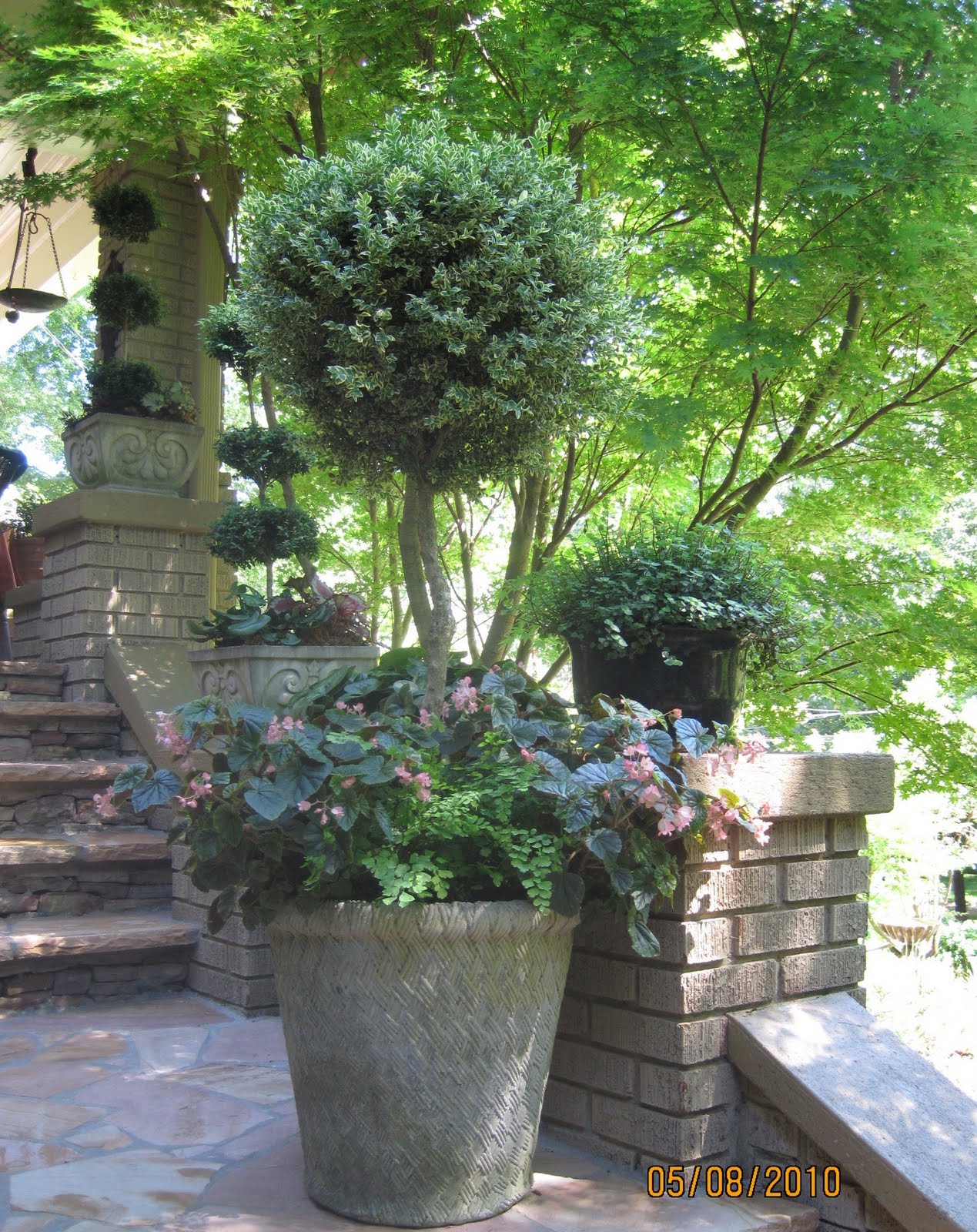 Pretty Old Houses: Gardens