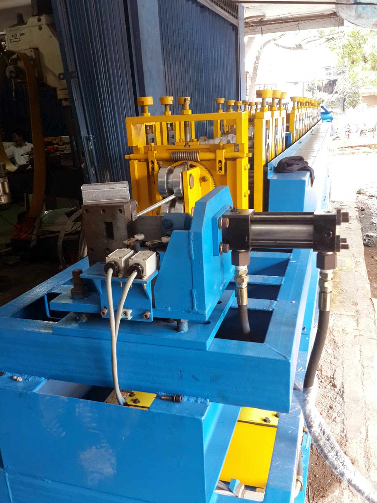 MESIN ROLLFORMING CETAK PEMBUAT PRODUKSI BAJA RINGAN HOLLOW: MESIN ROLL ...