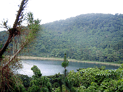 Los Lugares Turisticos de El Salvador: La Laguna de Apaneca