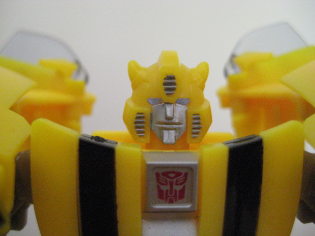 ChCse's blog: Toy Review: Transformers Generations Bumblebee (IDW Deluxe)