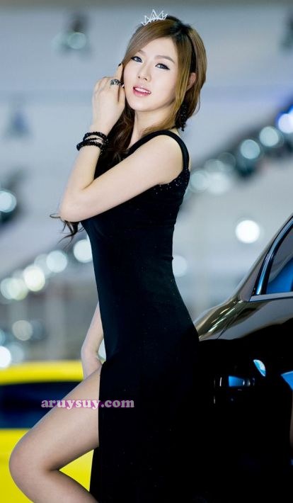 selebrity_quessep: korean race queen hwang mi hee 3