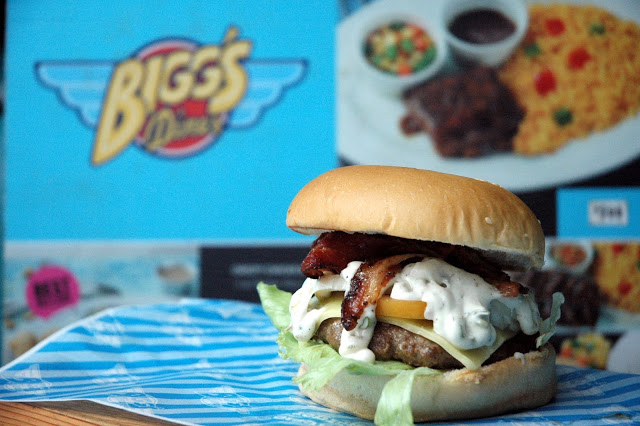 DUDE FOR FOOD: Flavors of Naga: Welcome To Bigg's Diner Country...