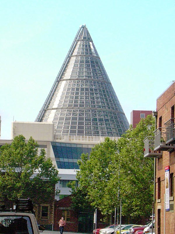 Proyecto Manuelma: Edificios "Geométricos"