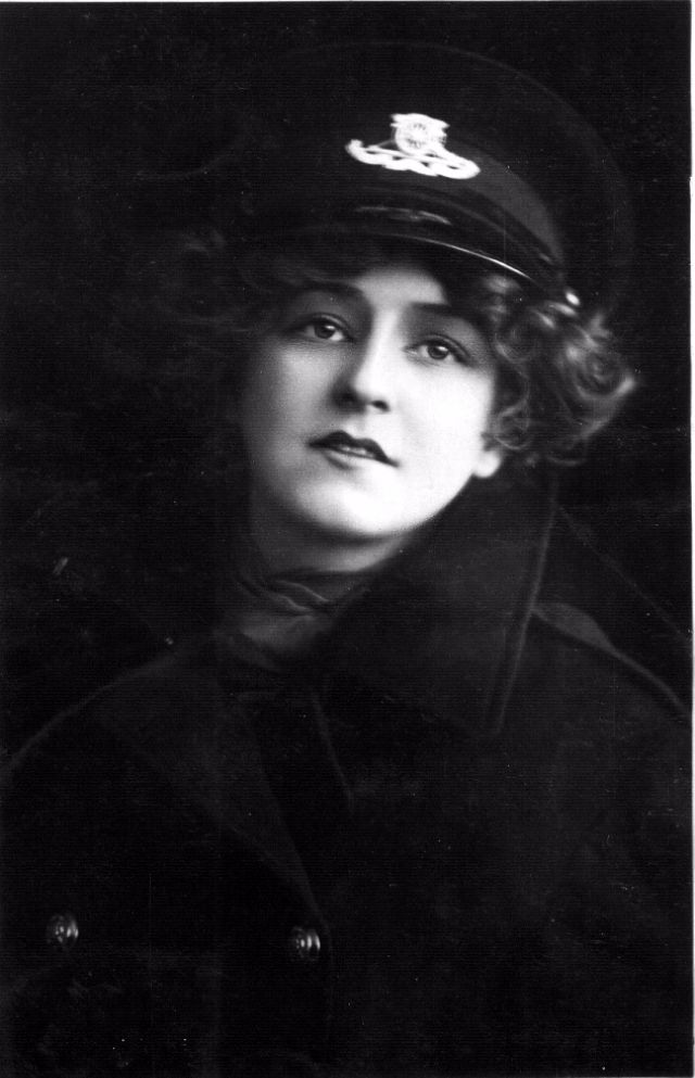 Gabrielle Ray: The World's Most Photographed Woman in the Early 20th ...