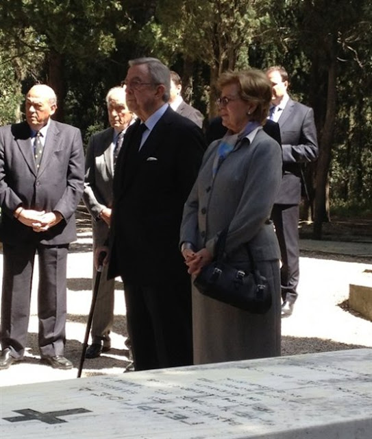 ΦΩΤΟ: Ο ΚΩΝΣΤΑΝΤΙΝΟΣ ΜΕ ΜΠΑΣΤΟΥΝΙ ΣΤΟ ΤΑΤΟΪ... ΤΡΙΣΑΓΙΟ ΓΙΑ ΤΑ 100 ...