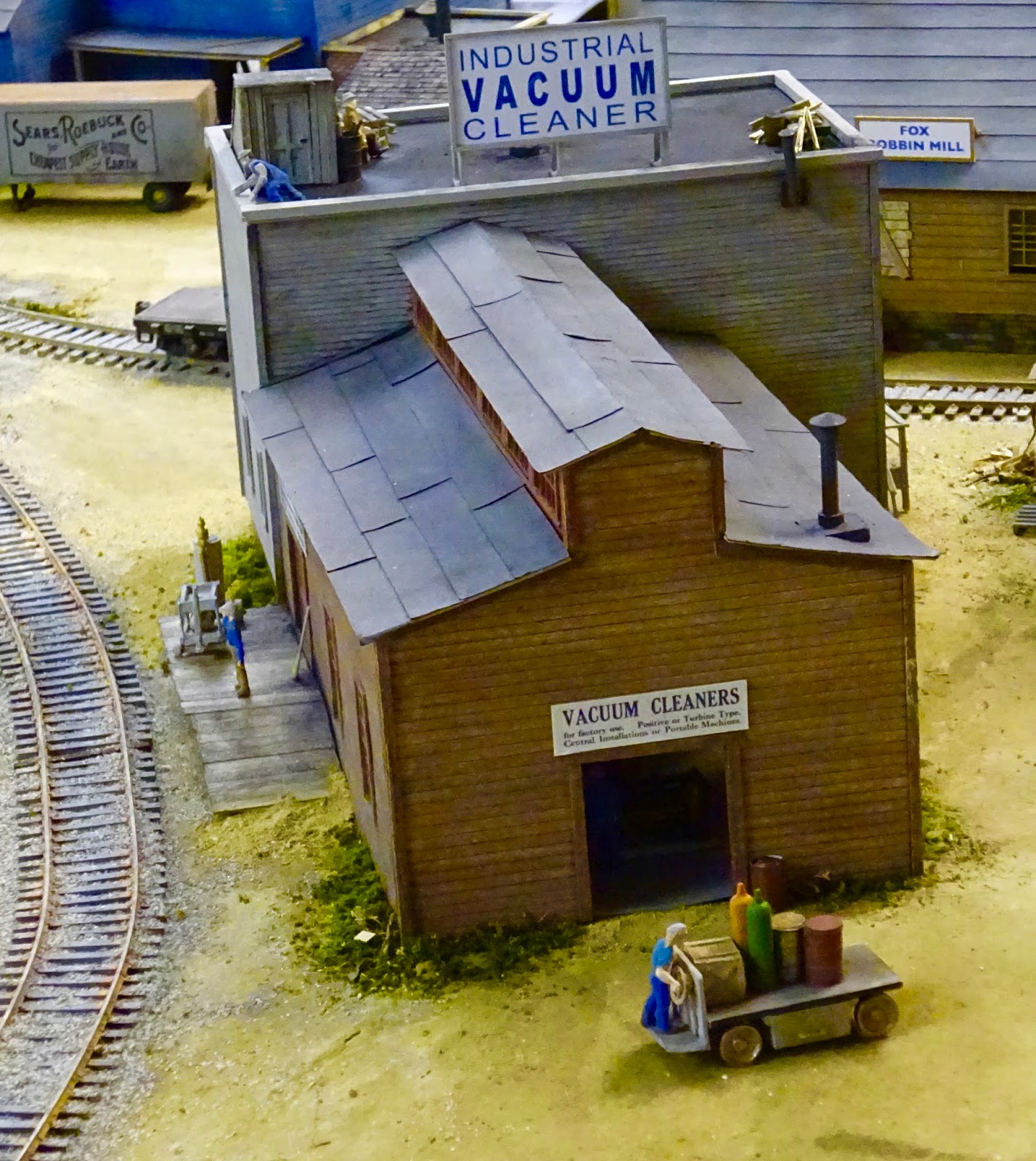 Model Railroad Minutiae: Industrial vacuum co installed