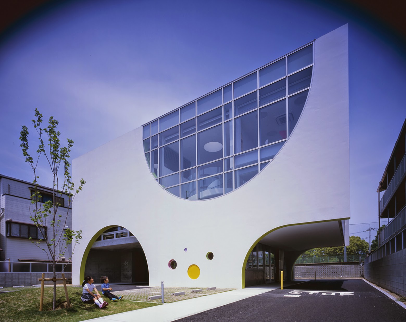 white rose school, the color inside : l'école dans tous ses états