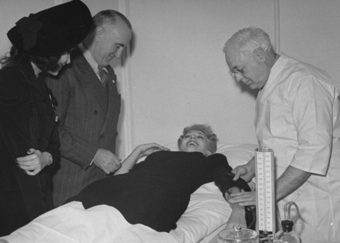 World War 2 ~ Carole Entertaining The Troops