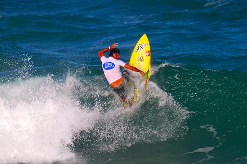 SurfPE: Circuito Club Social Surf - Jojó brilha com duas vitórias.