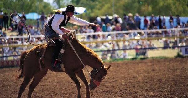 The Holiday and Travel Magazine: Discover The Overlanders Way