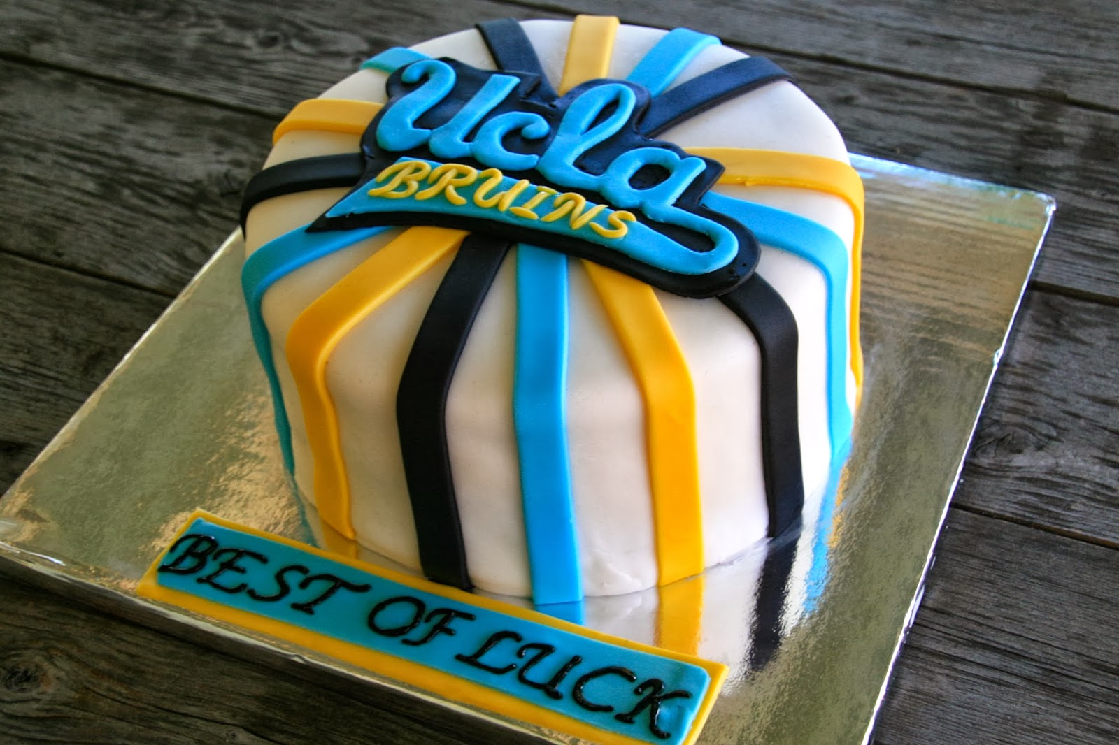 ♥ I'll Bake My Cake And Eat It Too ♥: ♥ UCLA Bruins Cake