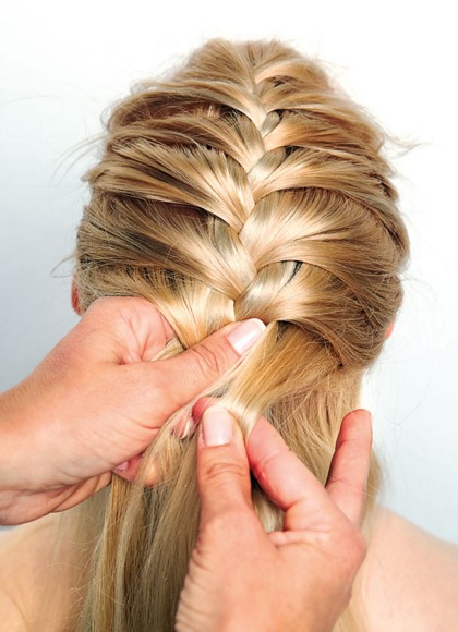 3 Model Kepang Rambut yang Paling Populer 2017