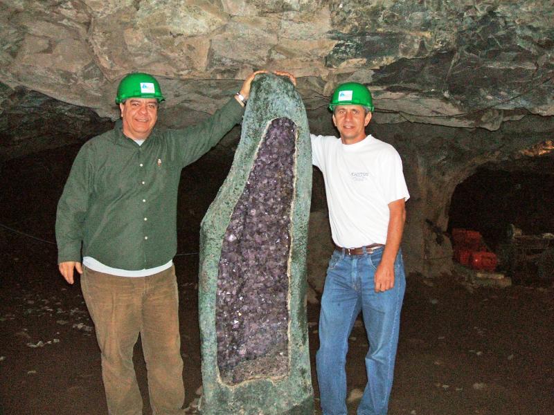 The Agatelady: Adventures and Events: Brazil Agate Mining Information