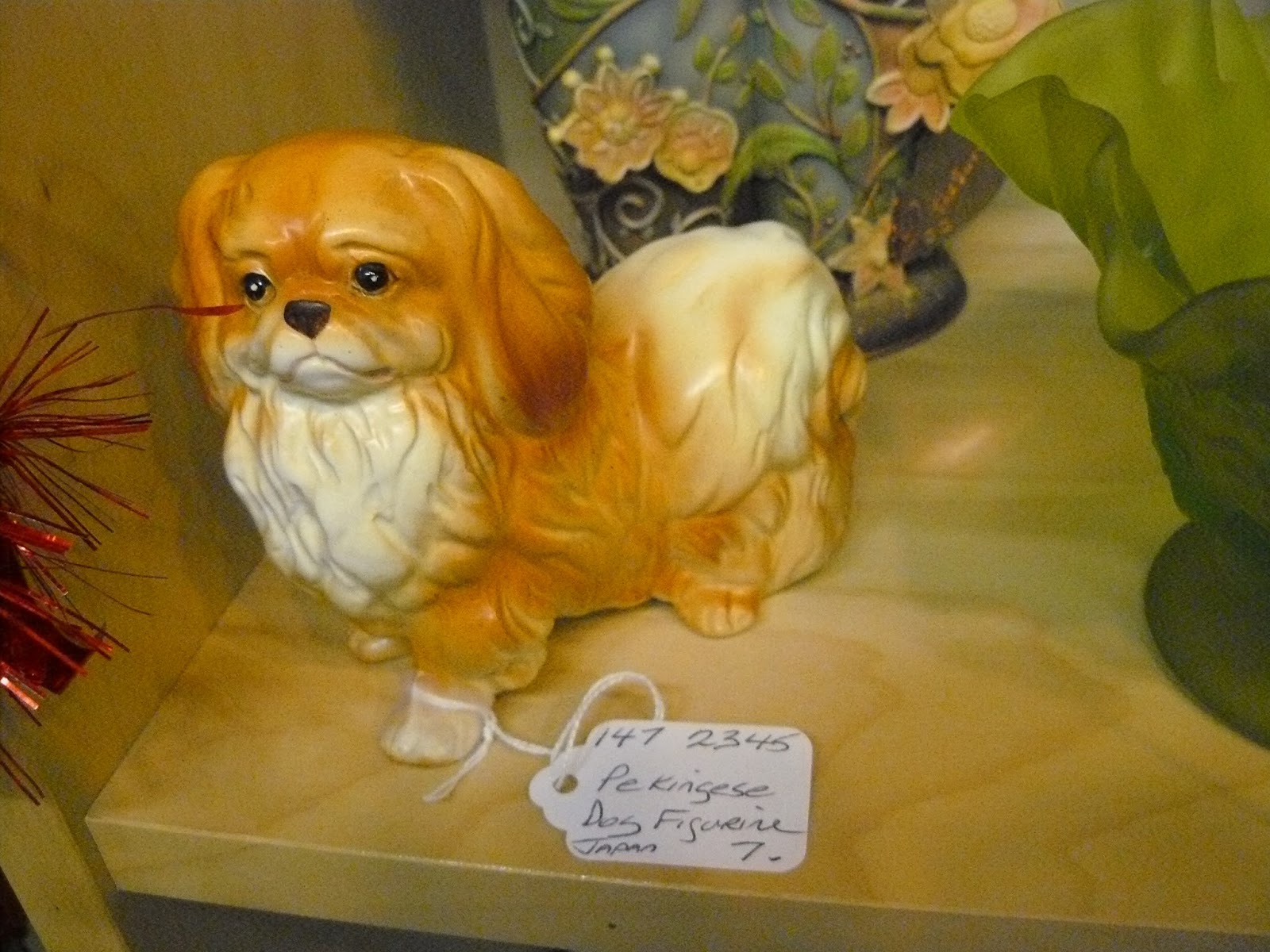 SCRANBERRY COOP : Pekingese Dog Statue