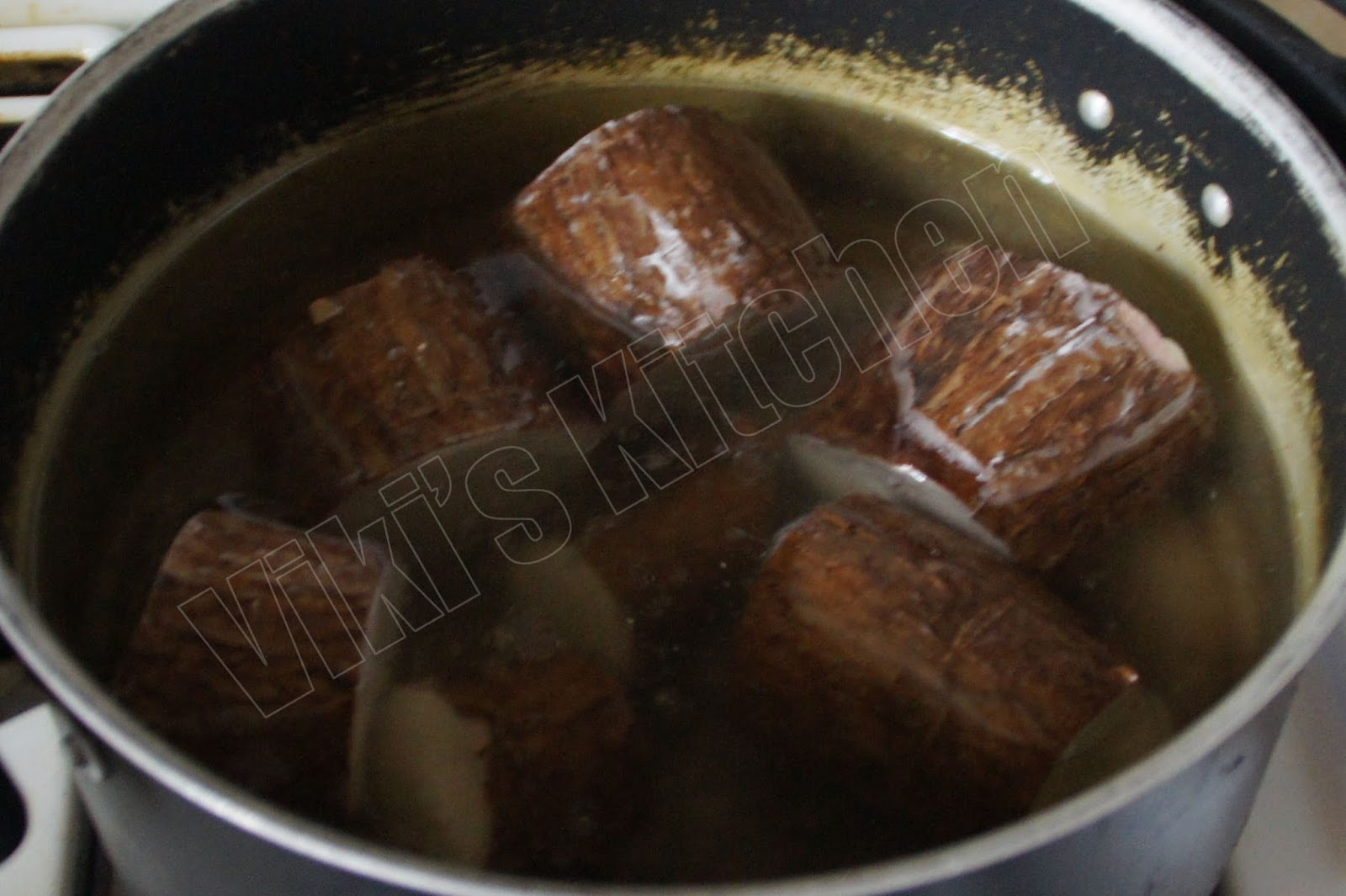 Viki 's Kitchen: Kappa kizhangu (Tapioca) chips