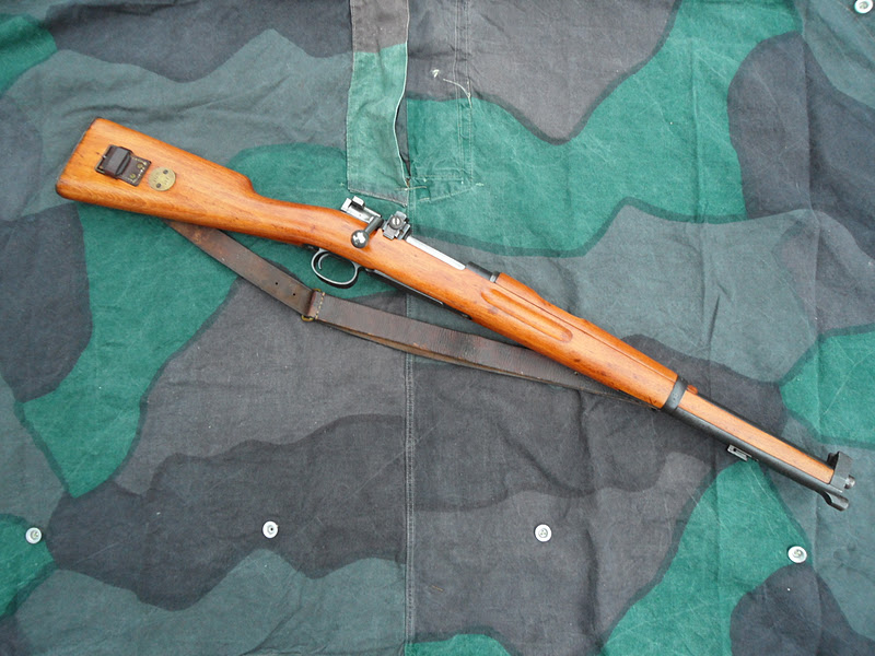 Four Bees: Swedish Mauser Carbine M/94-14, Model 1894-14, Carl Gustafs 1929