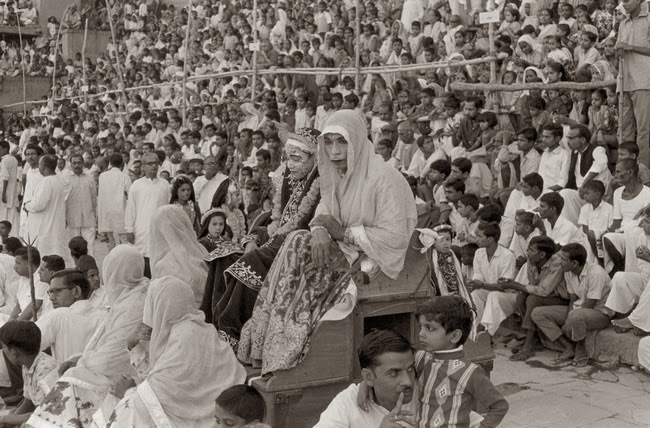 Amazing Black and White Photographs Captured Daily Life of India in the ...