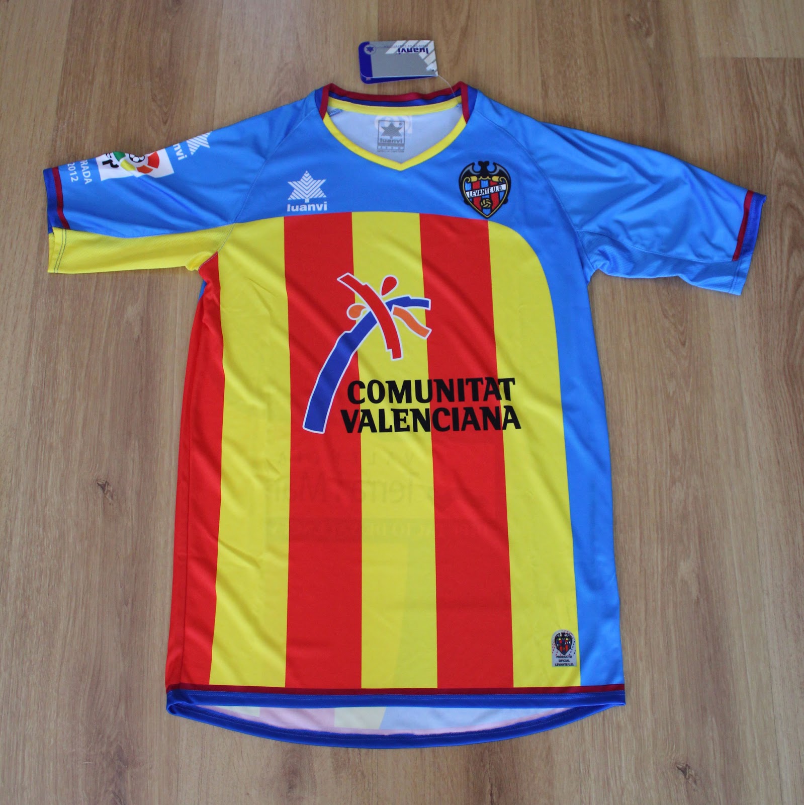 Solana's football shirt collection: Levante UD 2011/12 Third Kit