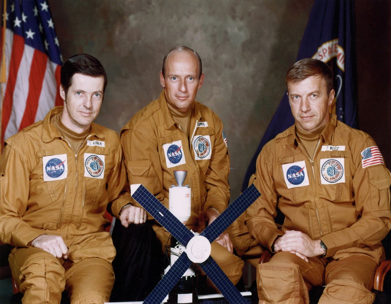 Book Junkie: Skylab 2 - first manned mission to Skylab launched 1973