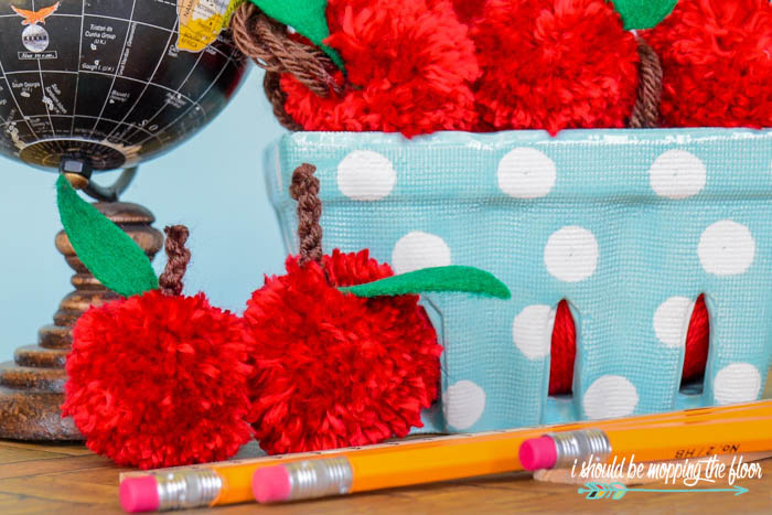 100 Apple Craft Ideas and Printables | i should be mopping the floor