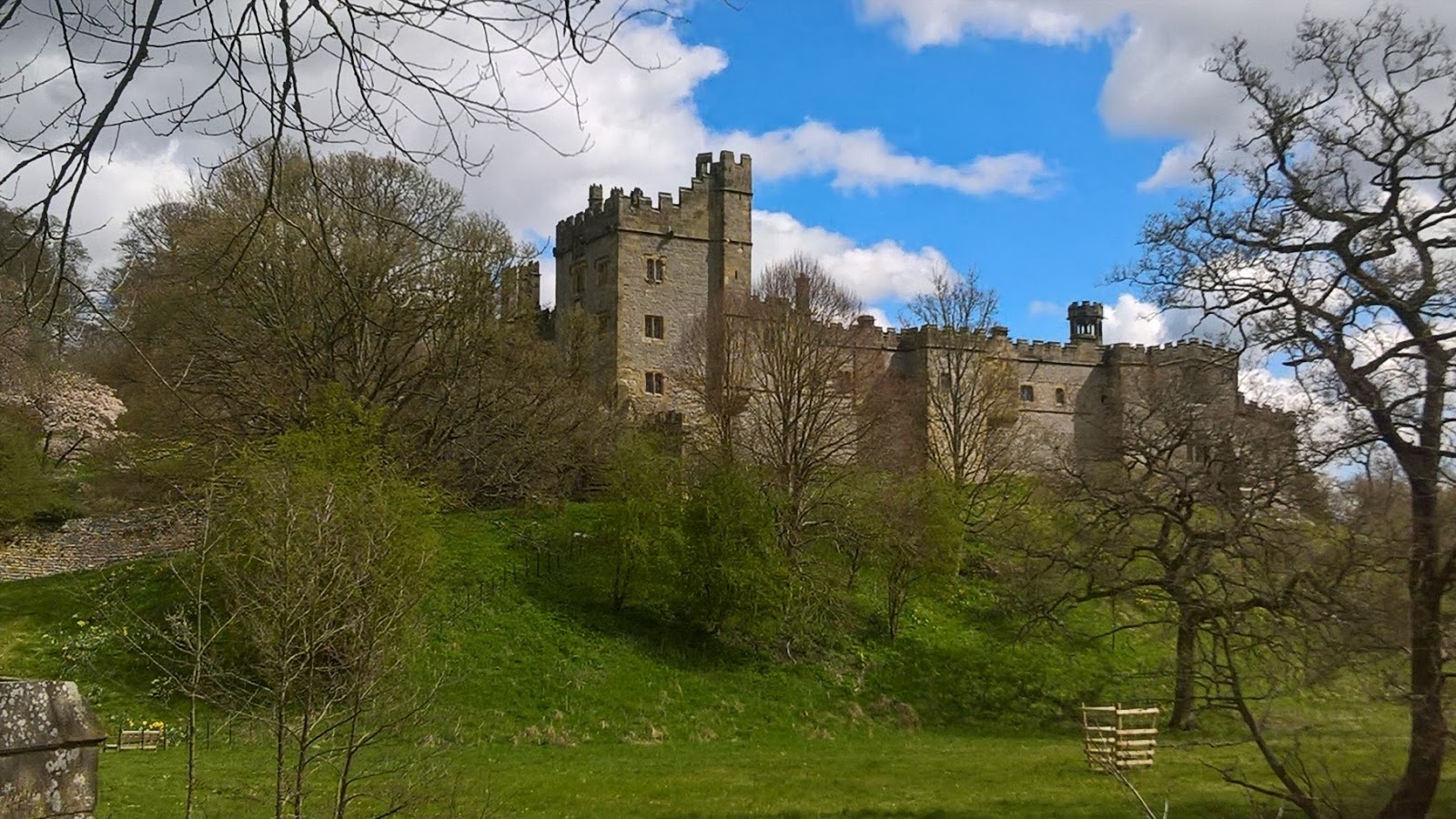 Putting life into words: A Walk in the Peak - Over Haddon, Bakewell