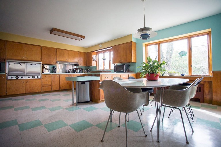 80+ LUXURY ROMANTIC RETRO APARTMENT DÉCOR IDEAS ON A BUDGET