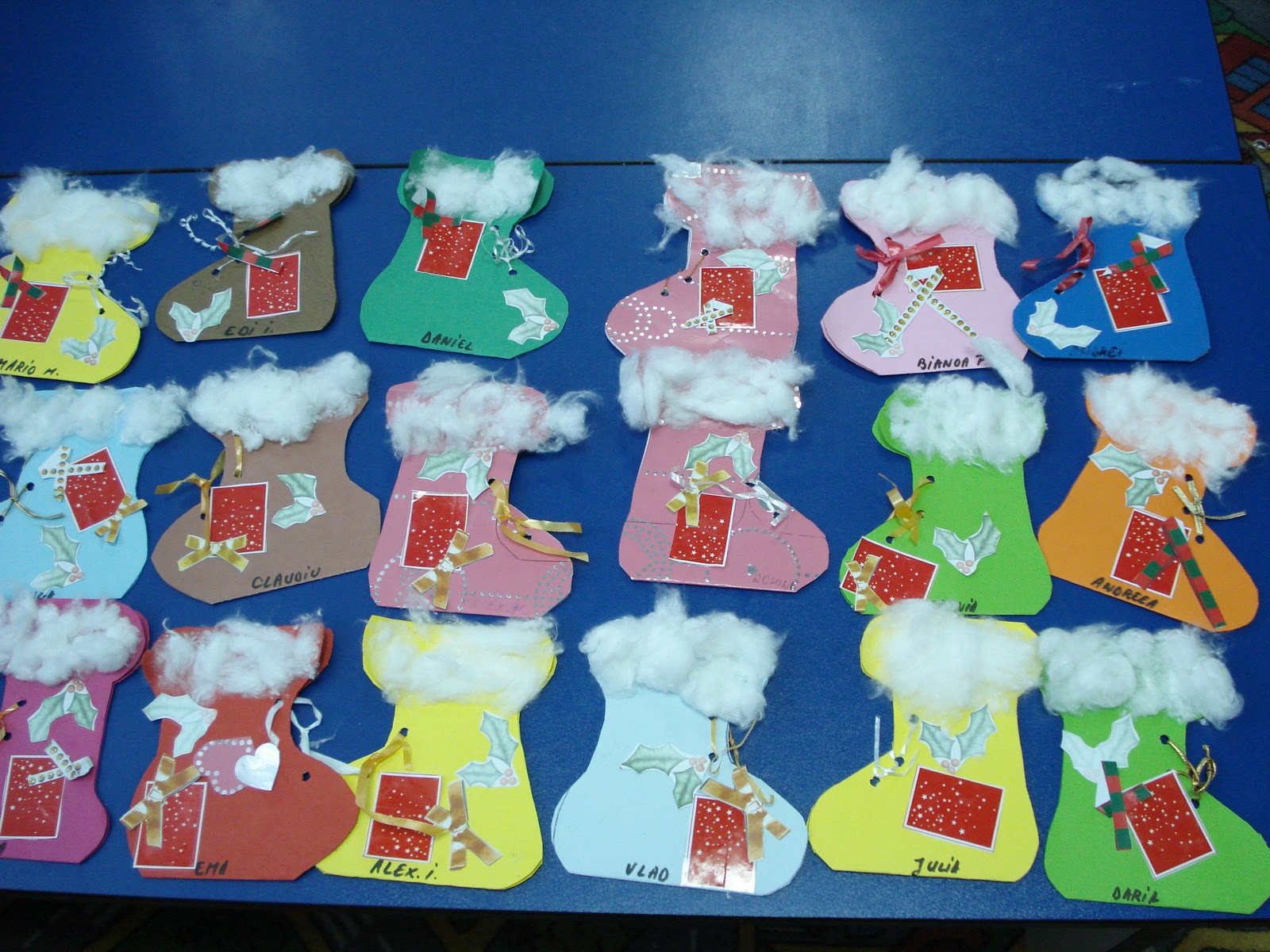 grupa piticilor: Ghetute pentru Mos Nicolae