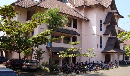 Tentang Universitas Widya Dharma : UNWIDHA
