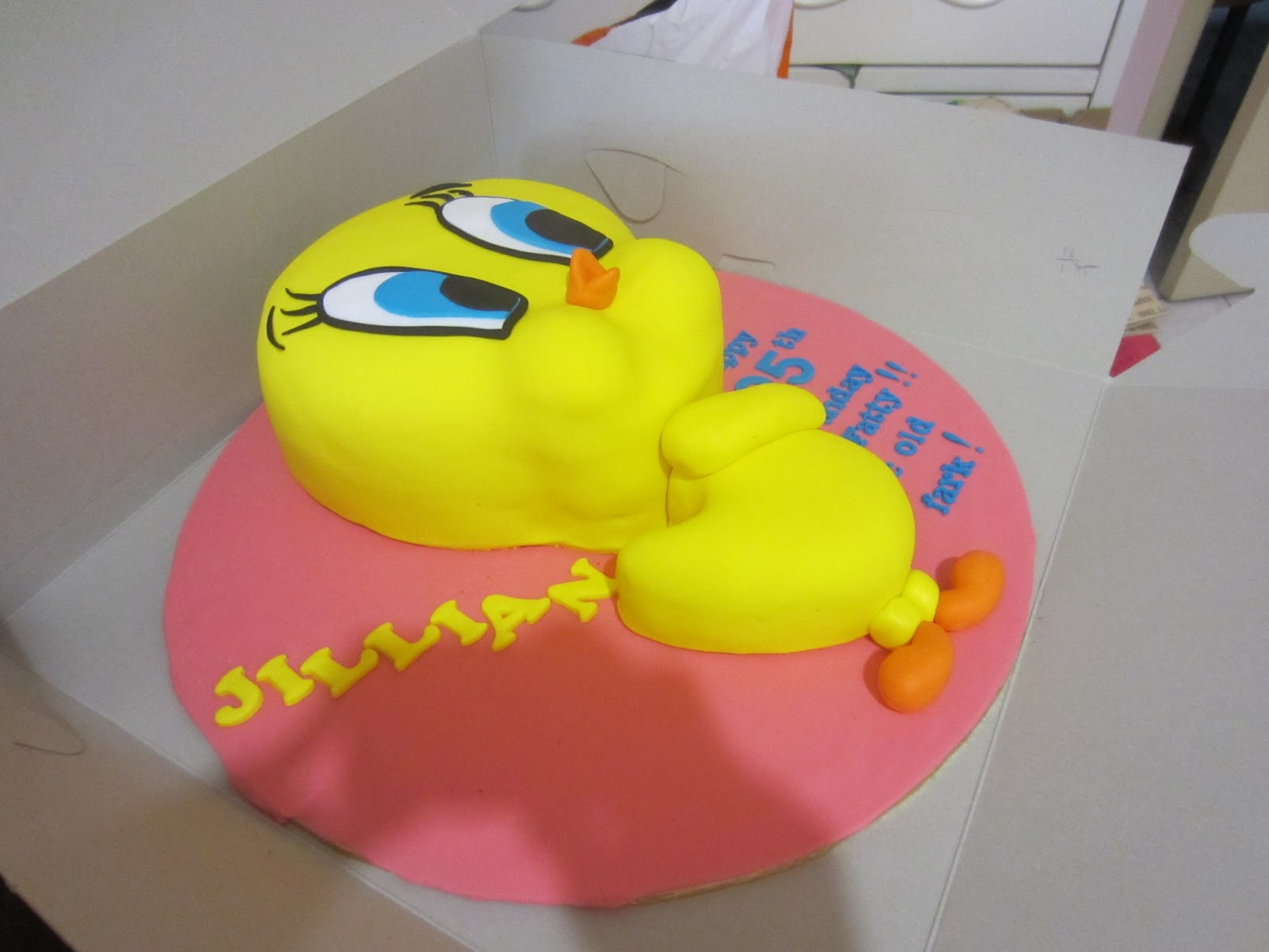 Home May'de Cakes: The Making: Tweety Bird Cake