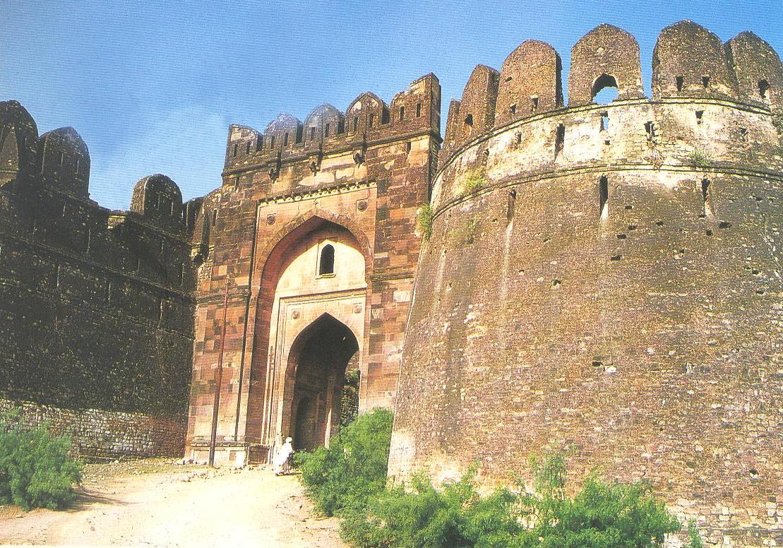 Salman Rashid: A Tale of three Castles