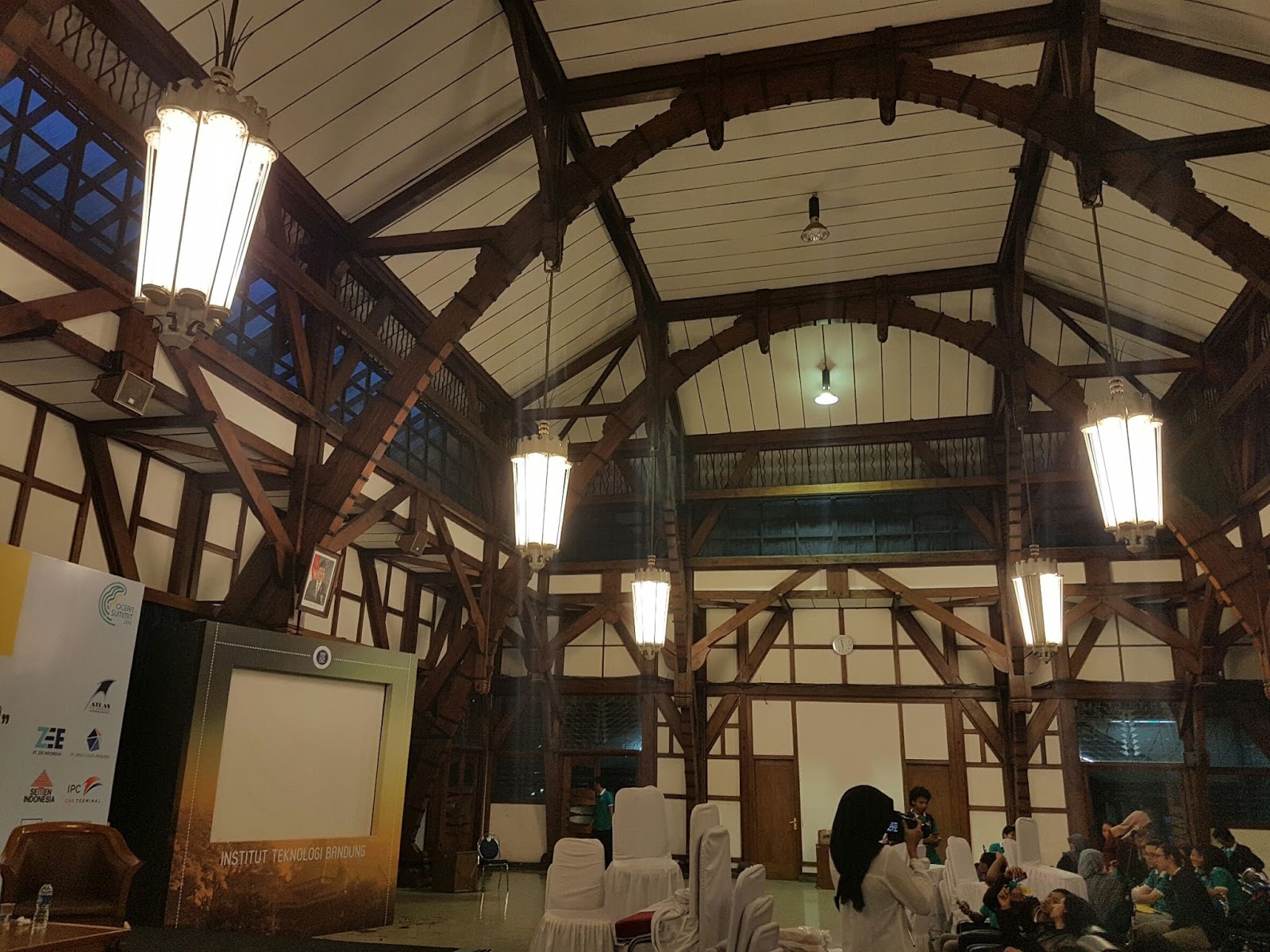 BAHAN BANGUNAN LAUT | fanysuryas's blog: Material Penyusun Aula Barat ...