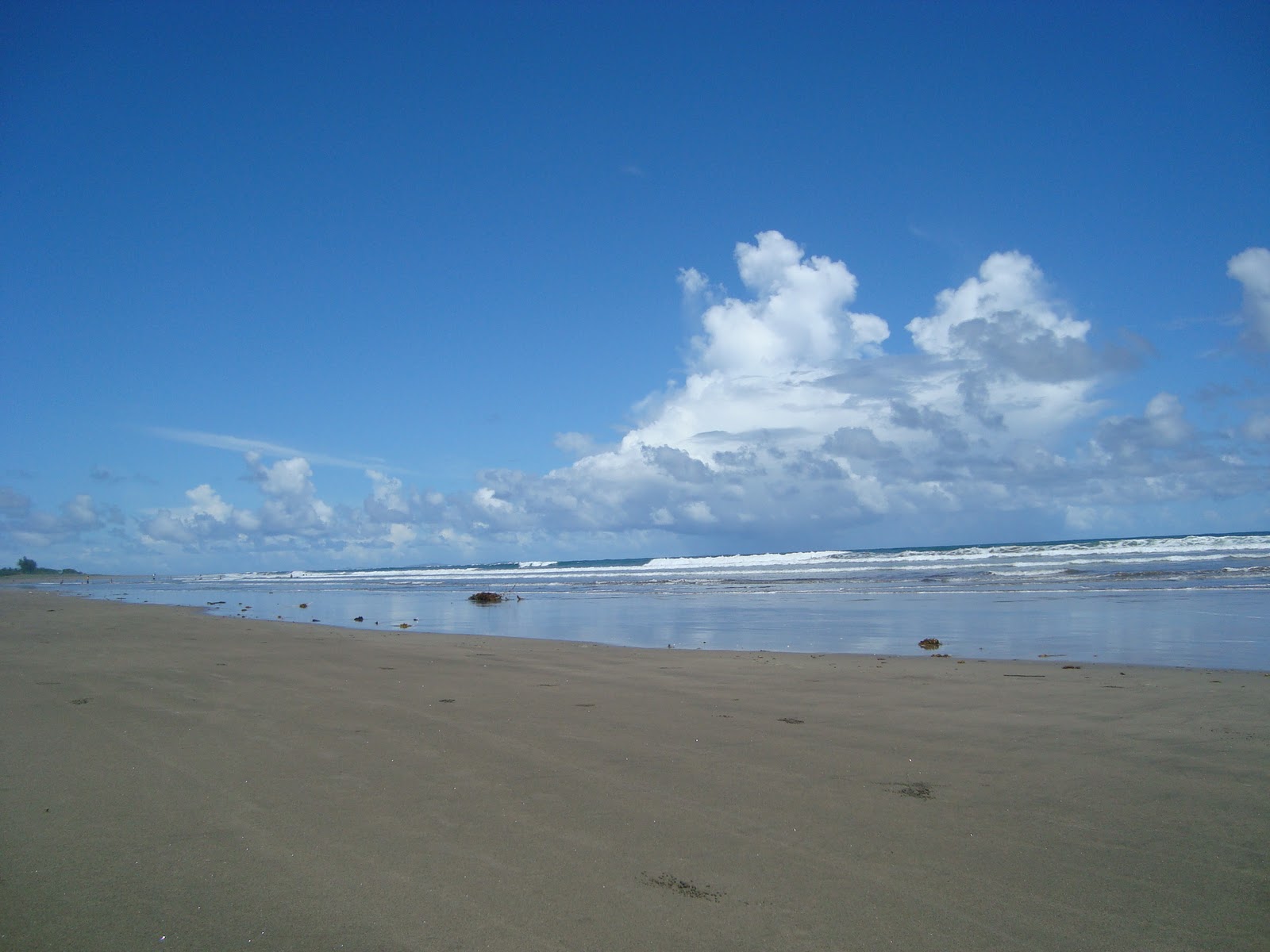 Chingky Quijano ♥: Bagasbas Lighthouse Hotel Resort