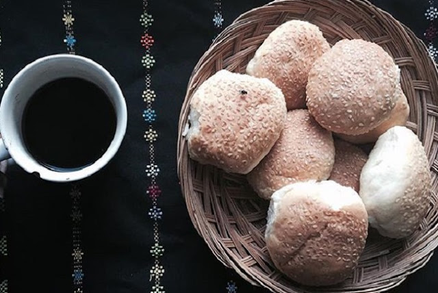 Kompiang: Sejarah Dunia Dalam Makanan Lokal | Labuan Bajo Molas