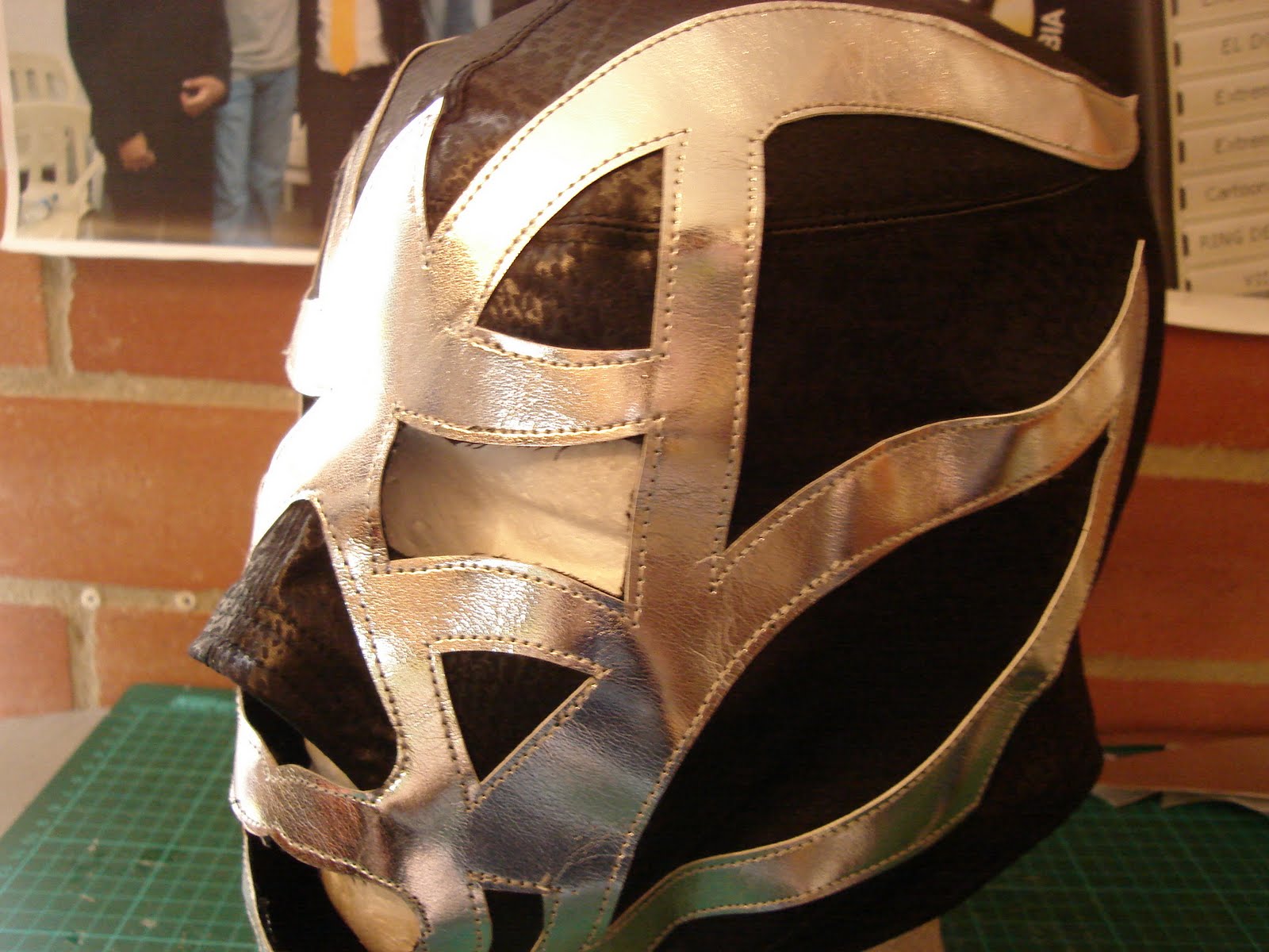 Máscara BLACK FISH (Fishman jr.) fabricada por EL DORADO & XTREME LUCHA ...