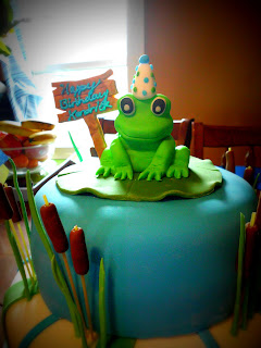 Simply Sweet Cakes and cupcakes: Froggy birthday Cake