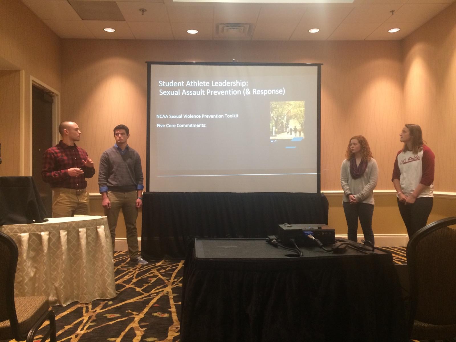 GRINNELL COLLEGE FOOTBALL: Carson Dunn Presents at NCAA's Apple Conference