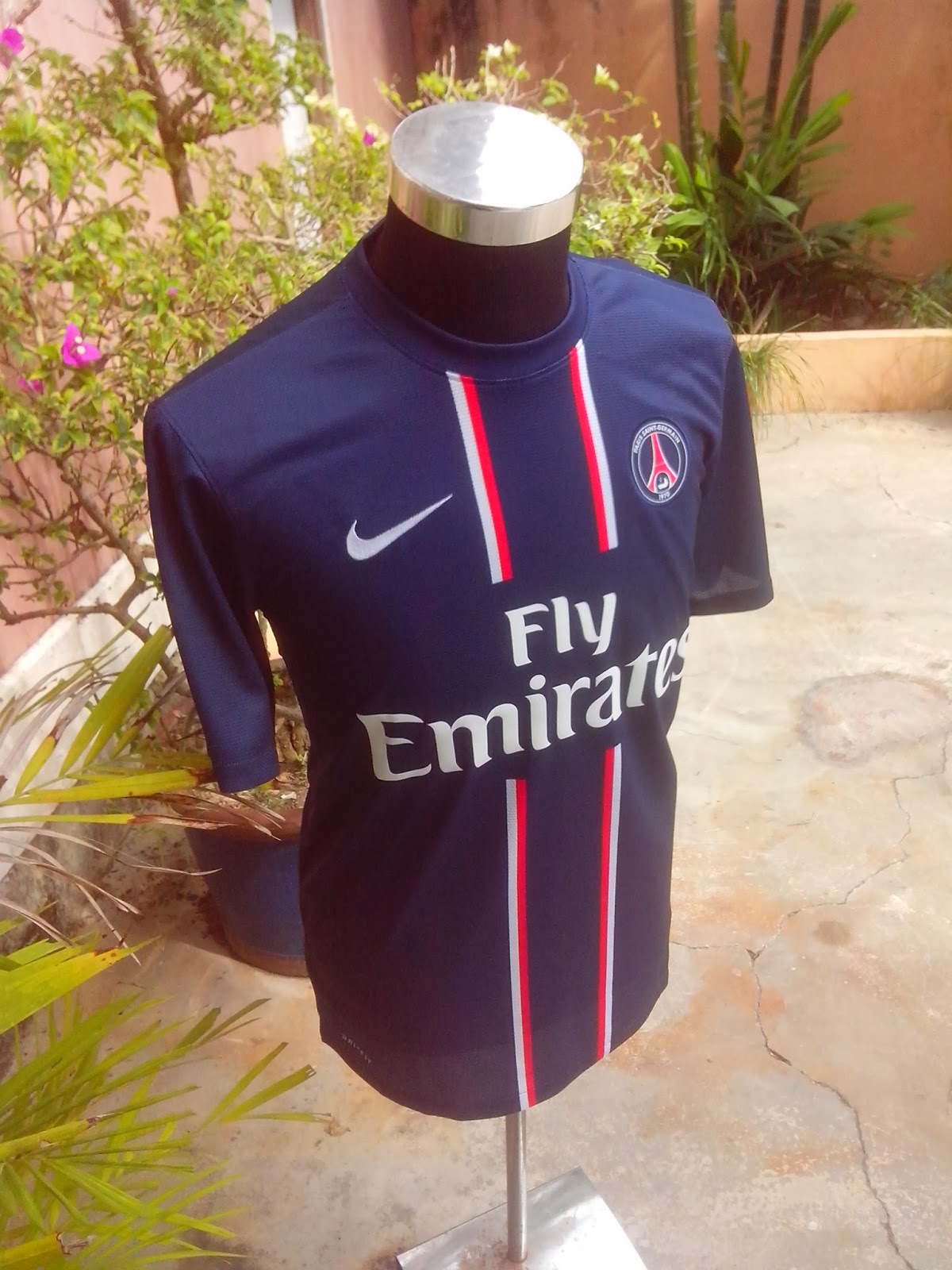 1001 BUNDLE: AUTHENTIC LIMITED EDITION PSG HOME JERSEY BY BECKHAM (SOLD!!!)