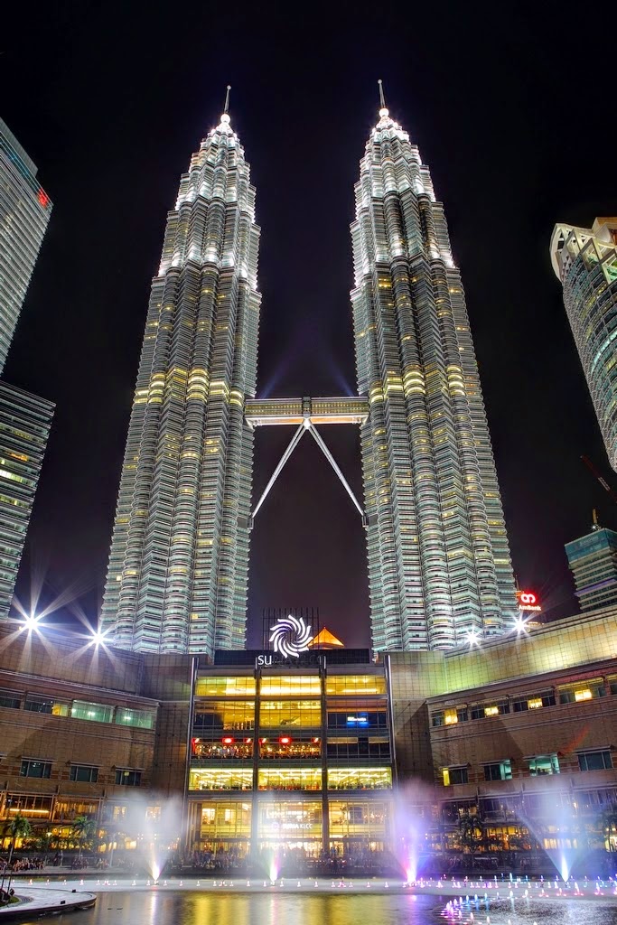 8 Menara yang Menjadi Kebanggan Negara | Be diffrent