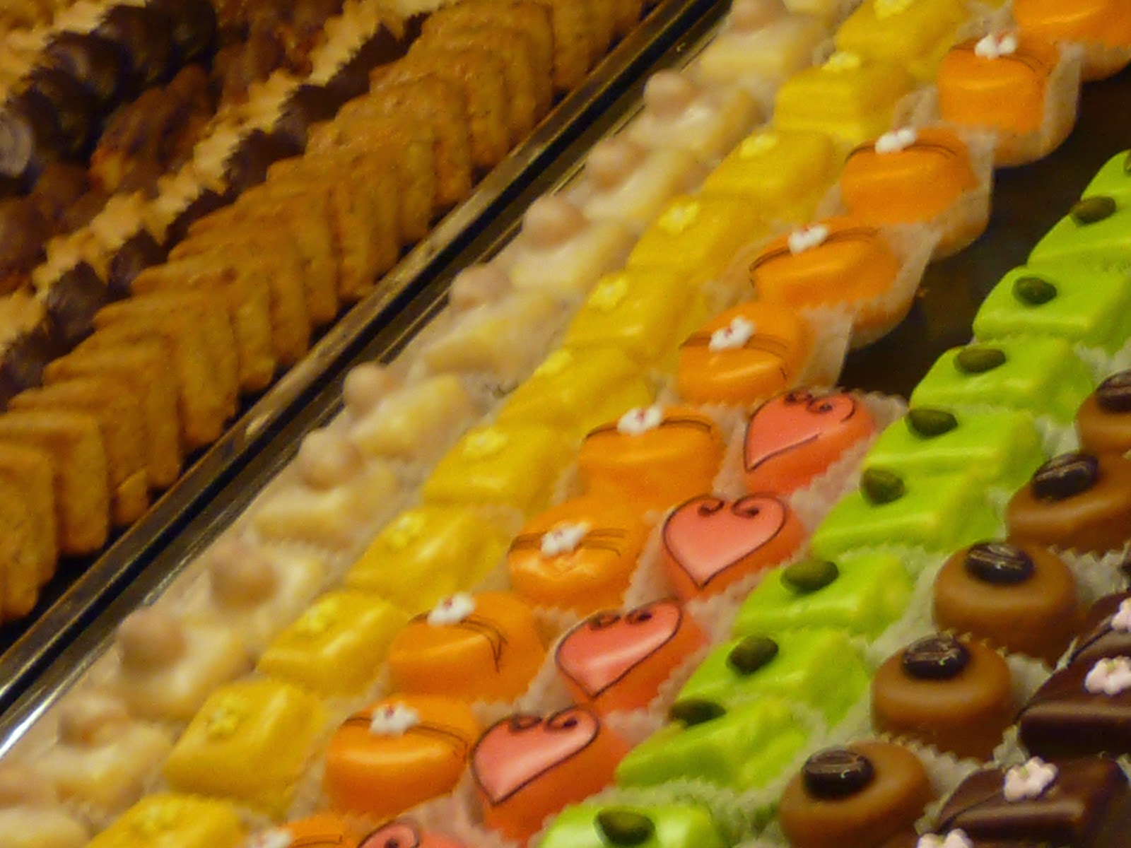 Princesse Étourdie: Pastry Tour: "Café Sprüngli" Zurich (Switzerland)