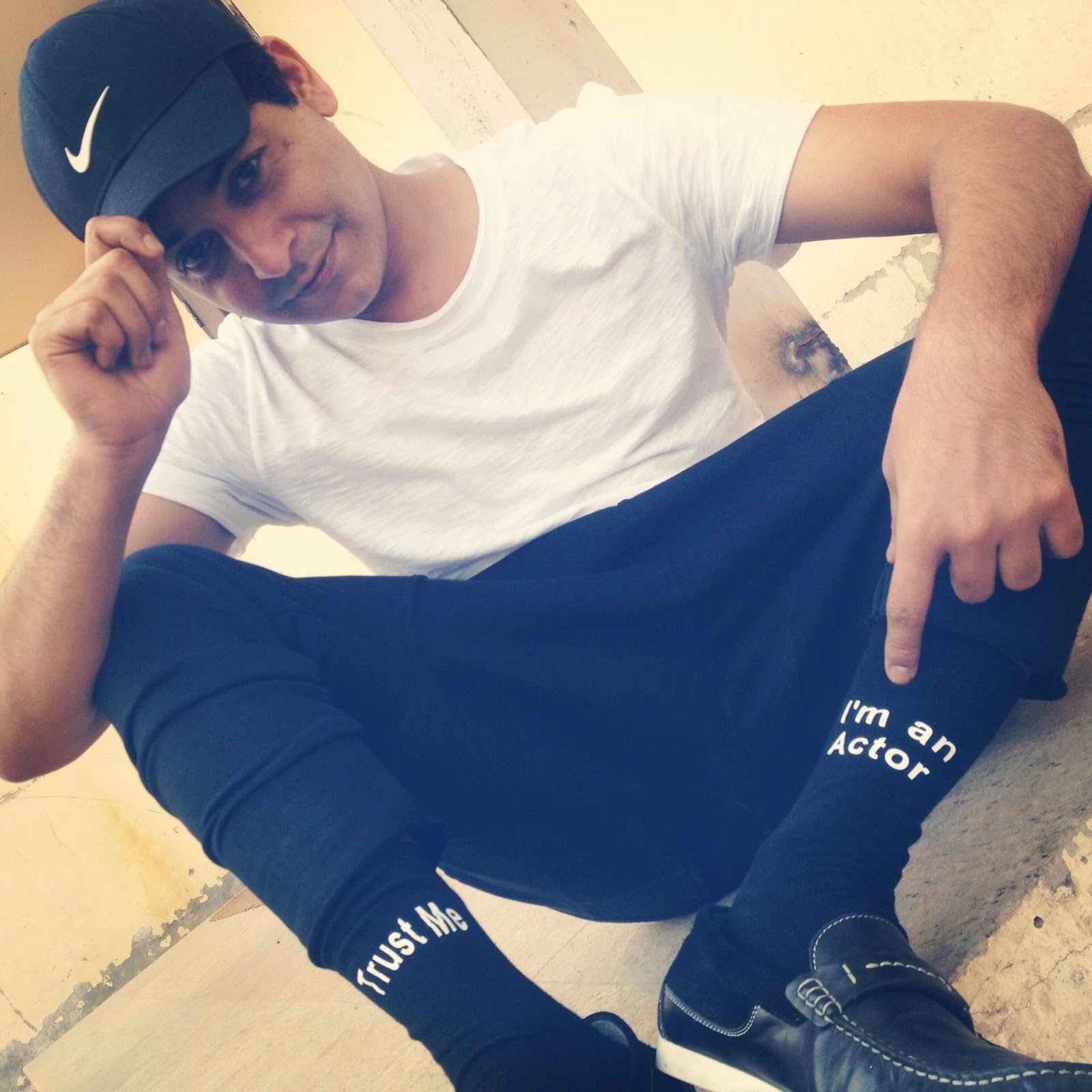 Hansa's Hiccups: Shopkeeepaaa, cake dena... Hanji Benji